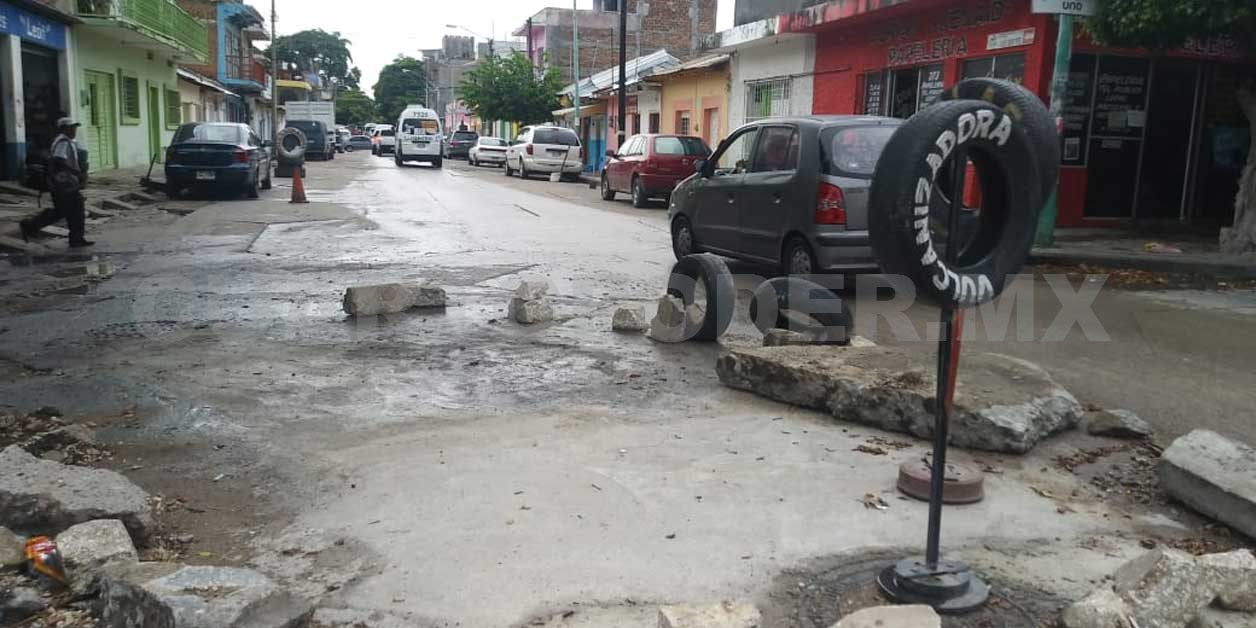 Reabren vía cerrada por nueve meses Reabren vía cerrada por nueve meses