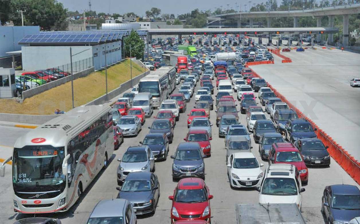 Aumenta tránsito vehicular