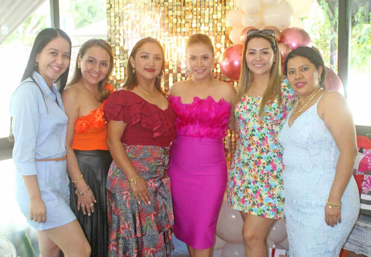 Gelyn festeja 40 años de vida